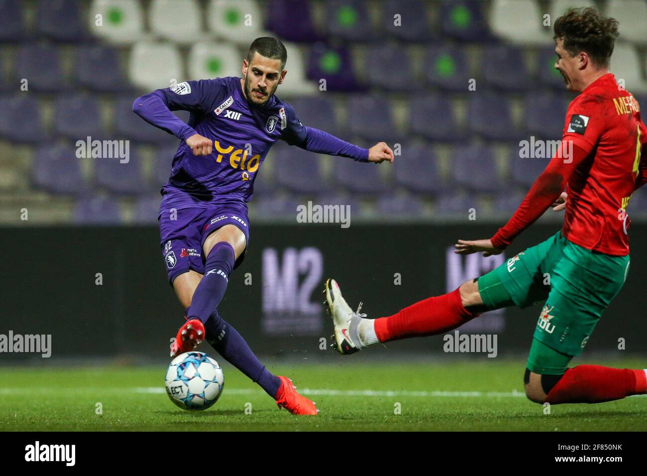 ANTWERPEN, BELGIQUE - AVRIL 11 : Loris Brogno de KFCO Beerschot-Wilrijk ...