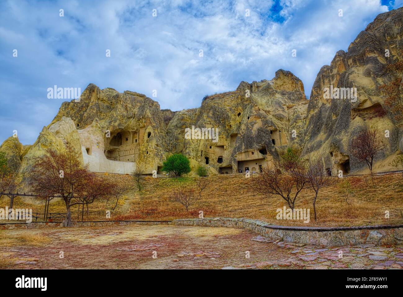 Le musée en plein air de Göreme ressemble à un vaste complexe ...