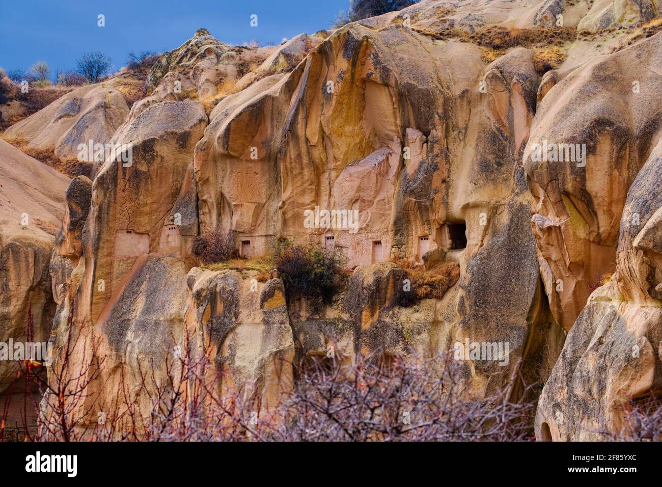 Le musée en plein air de Göreme ressemble à un vaste complexe ...