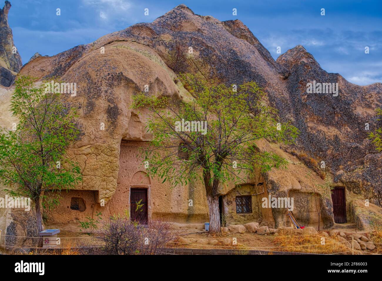 Le musée en plein air de Göreme ressemble à un vaste complexe ...
