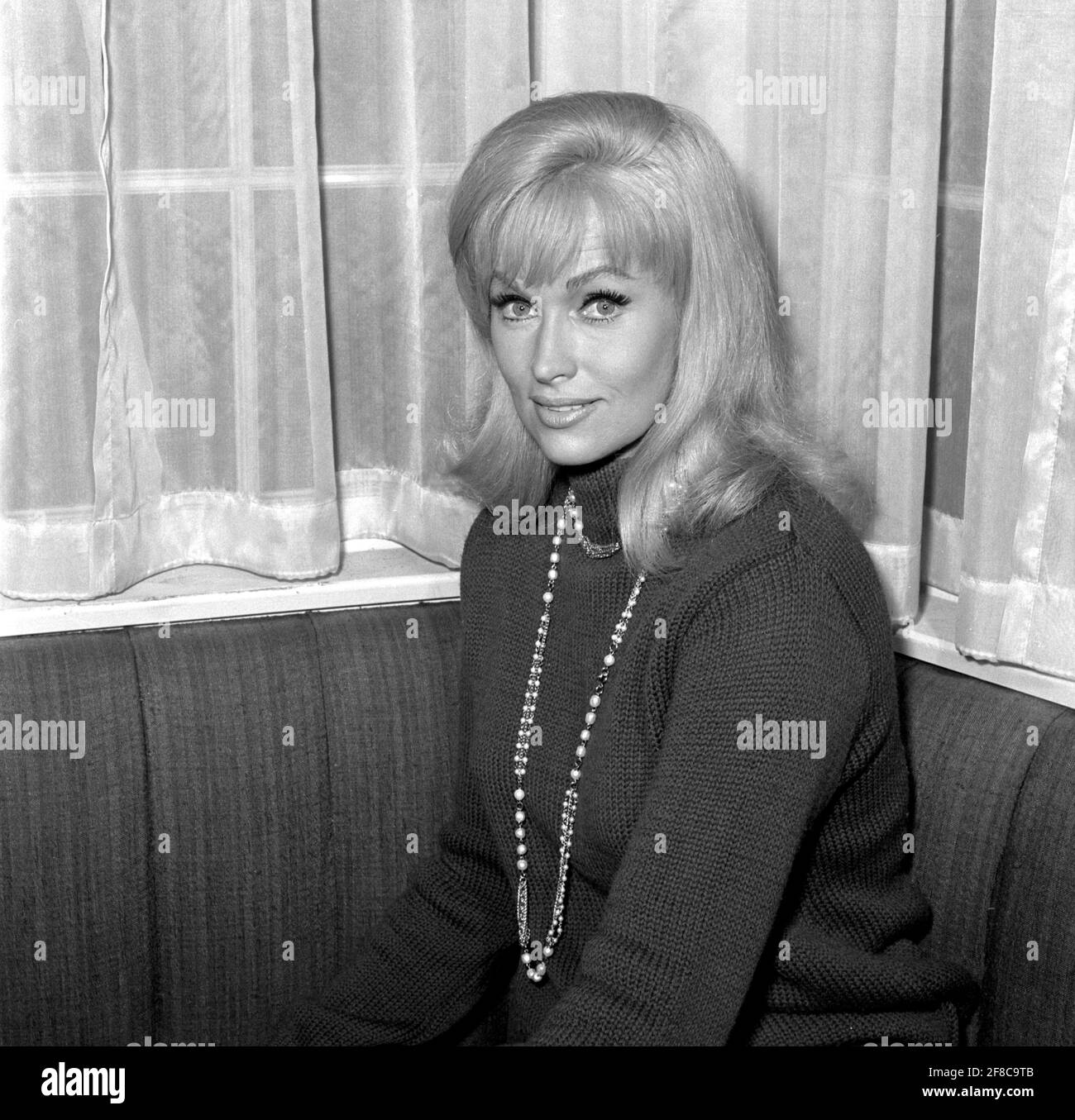 Karen steele karen steele karen Banque de photographies et d’images à haute résolution - Alamy