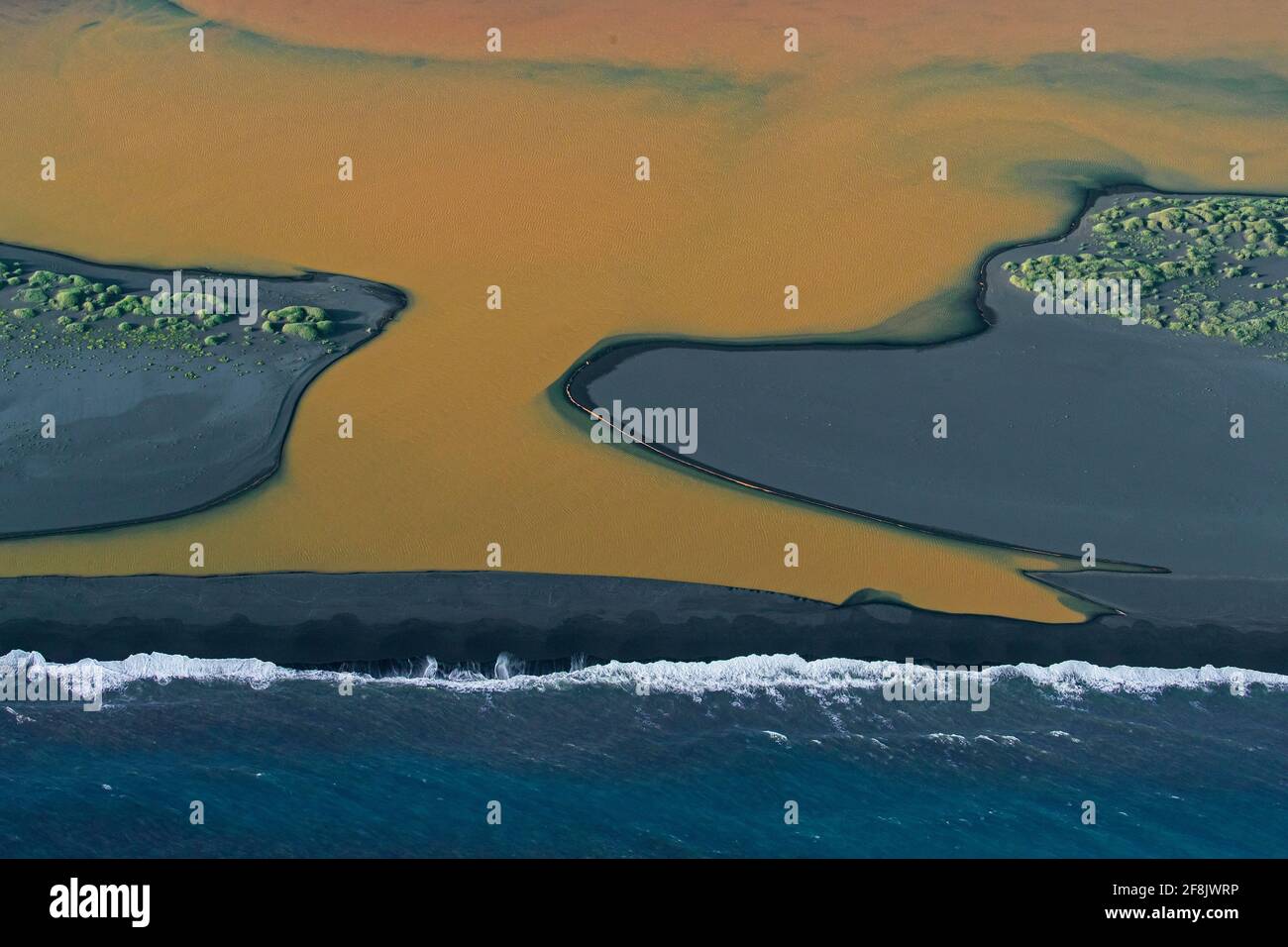 Sediment laden water Banque de photographies et d’images à haute ...