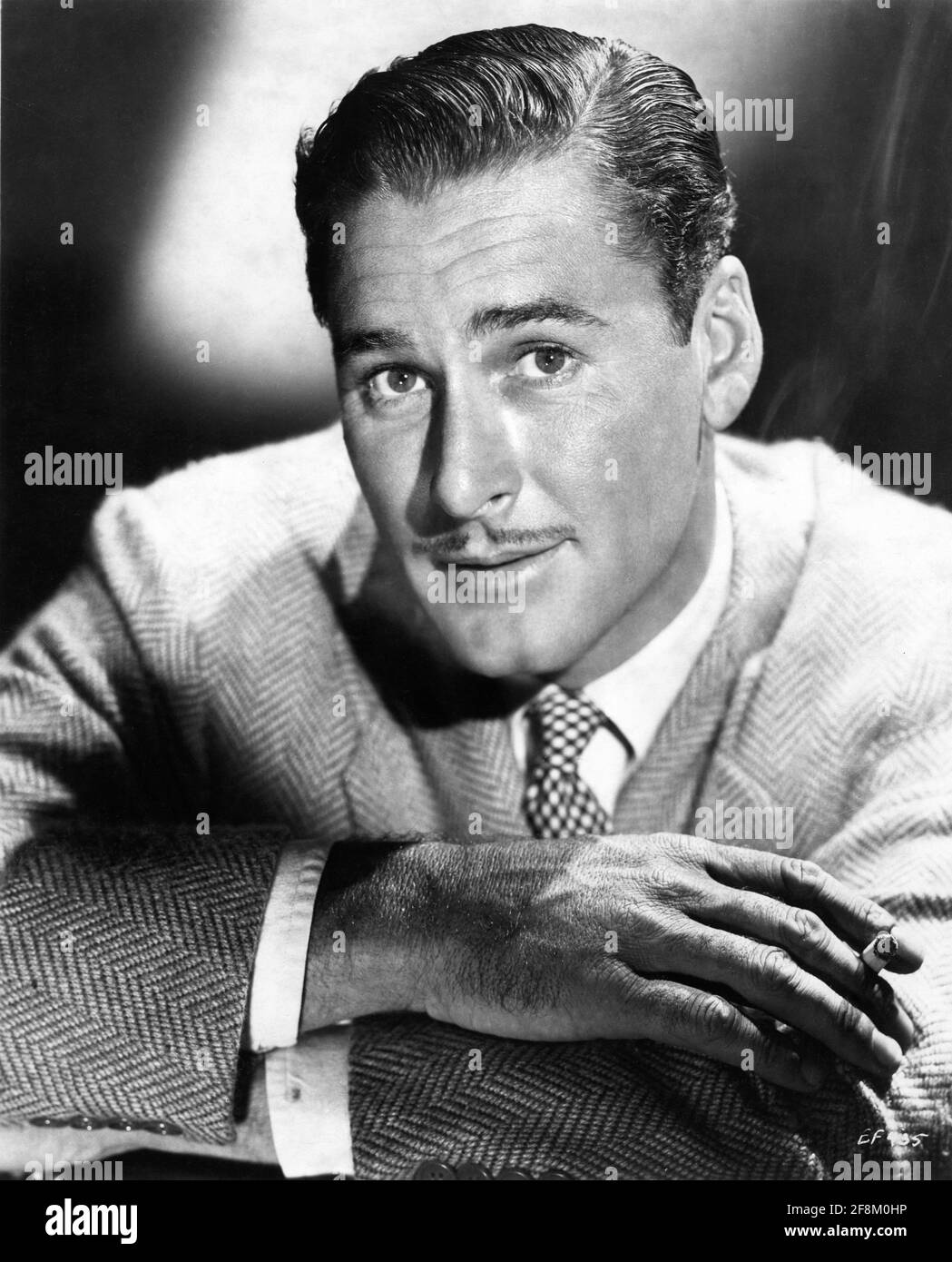 Errol flynn comme capitaine de sang Banque d'images noir et blanc - Alamy