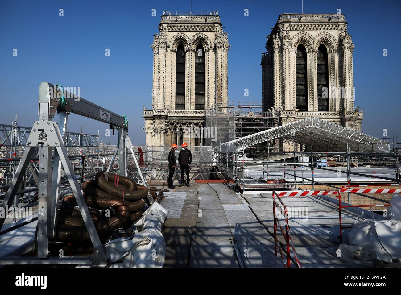 Paris, France. 15 avril 2021. Site de reconstruction du toit de la ...