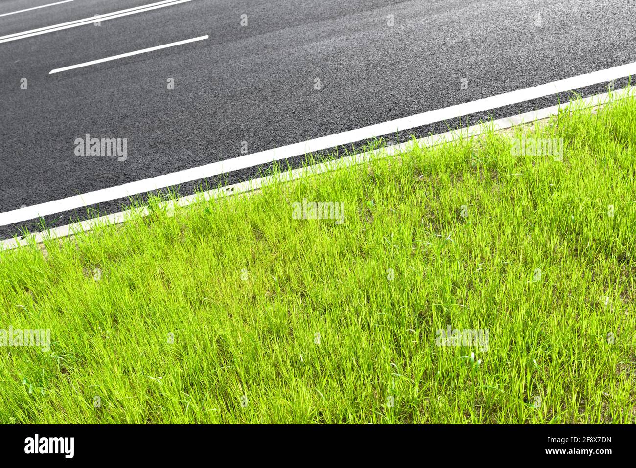 Lignes de marquage routier Banque de photographies et d’images à haute ...