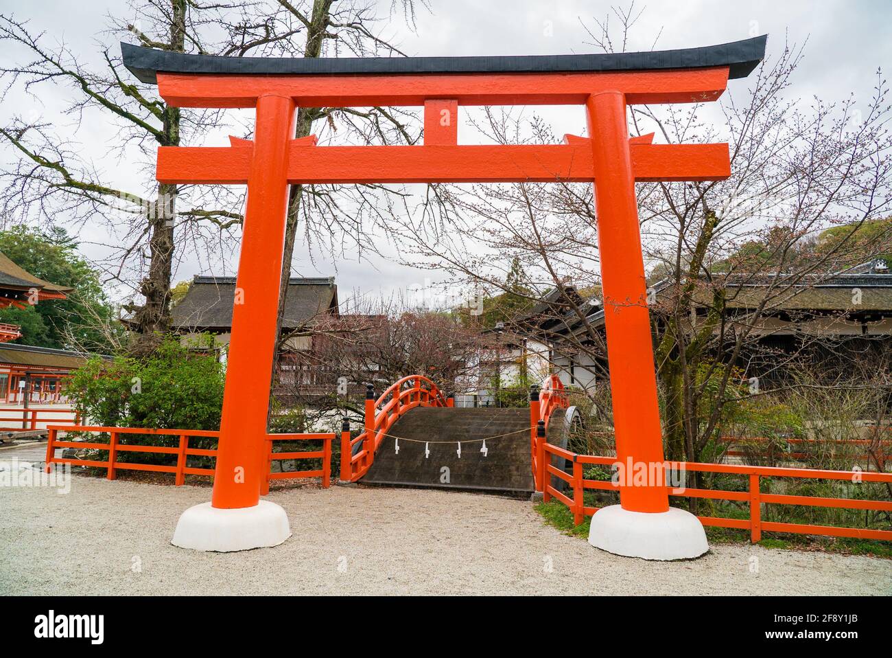 Kyoto japon shinto porte torii rouge Banque de photographies et d ...