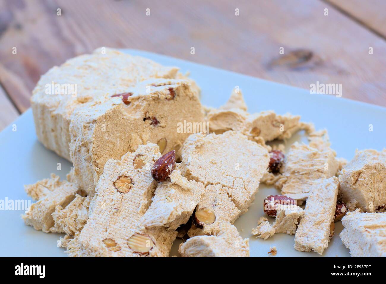 Halva aux amandes Banque de photographies et d’images à haute ...