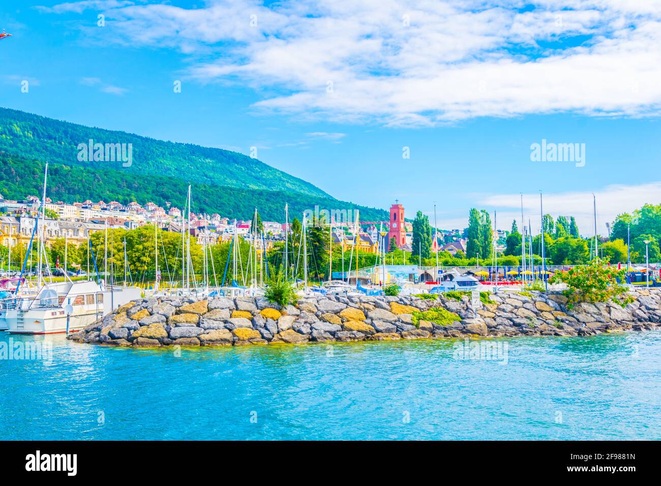 Neuchatel lake switzerland pier Banque de photographies et d’images à ...