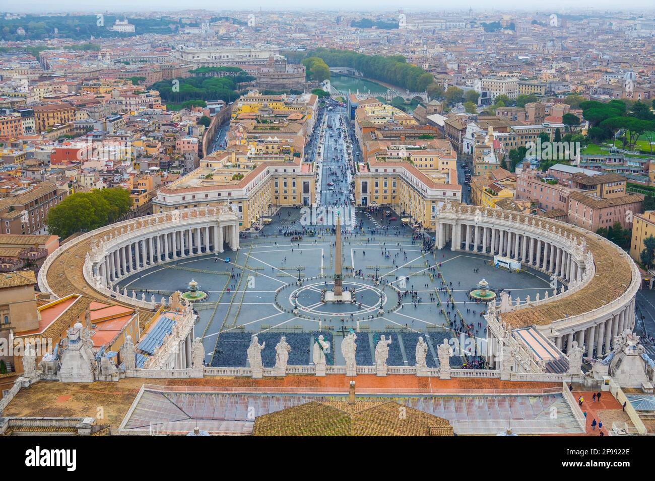 Incroyable vue aérienne sur le Vatican et la ville de Rome à partir de ...