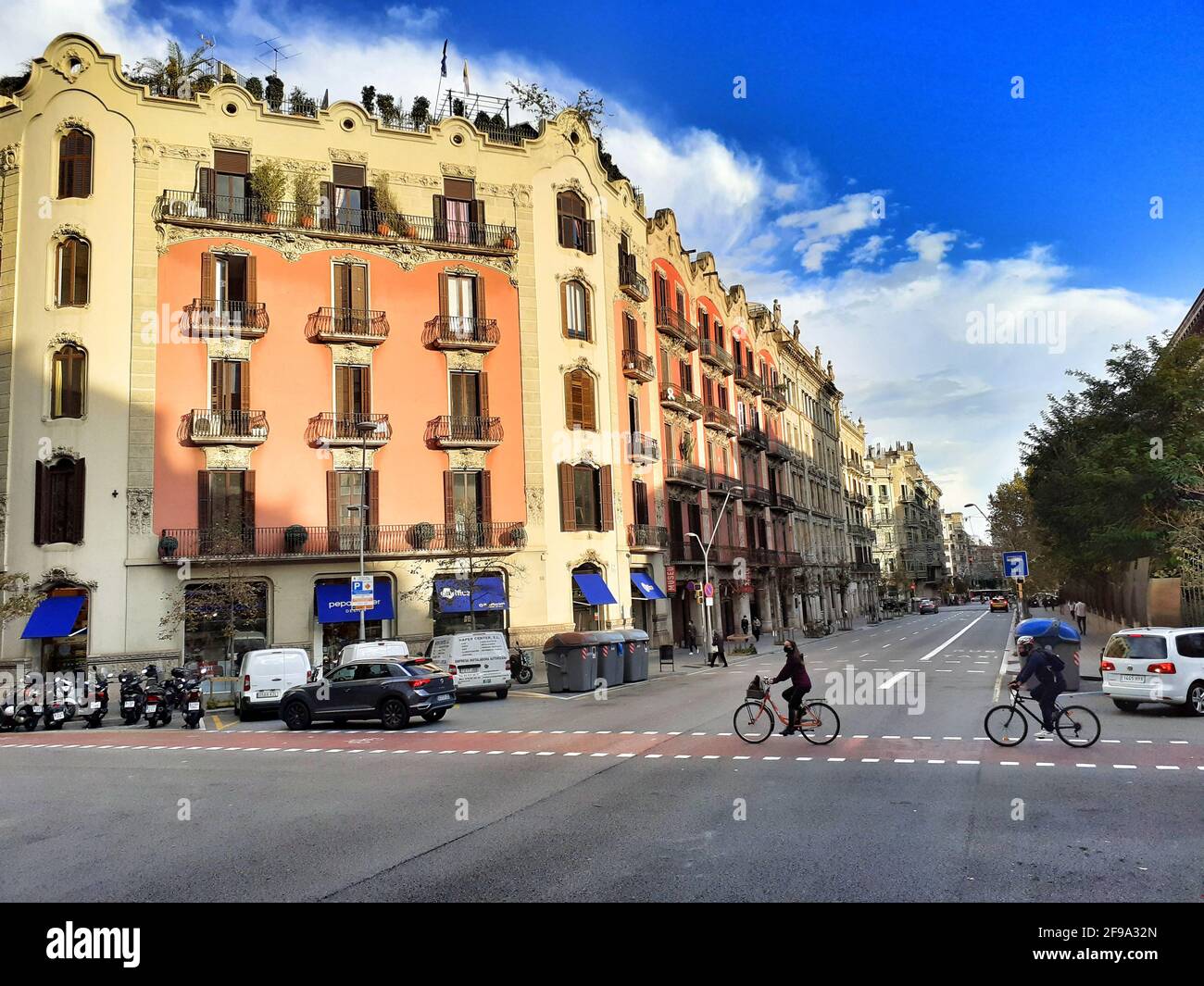 Balmes street barcelona Banque de photographies et d’images à haute ...