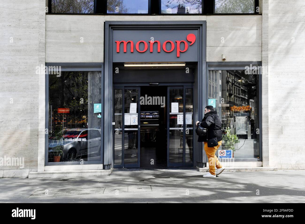 Logo monoprix Banque de photographies et d’images à haute résolution ...