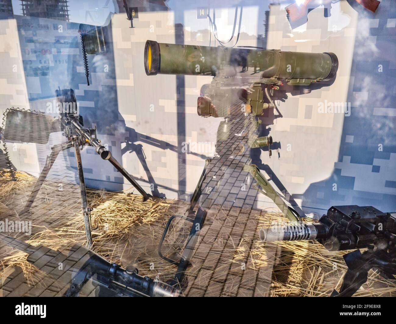 Anti tank guided missile vehicle Banque de photographies et d’images à ...