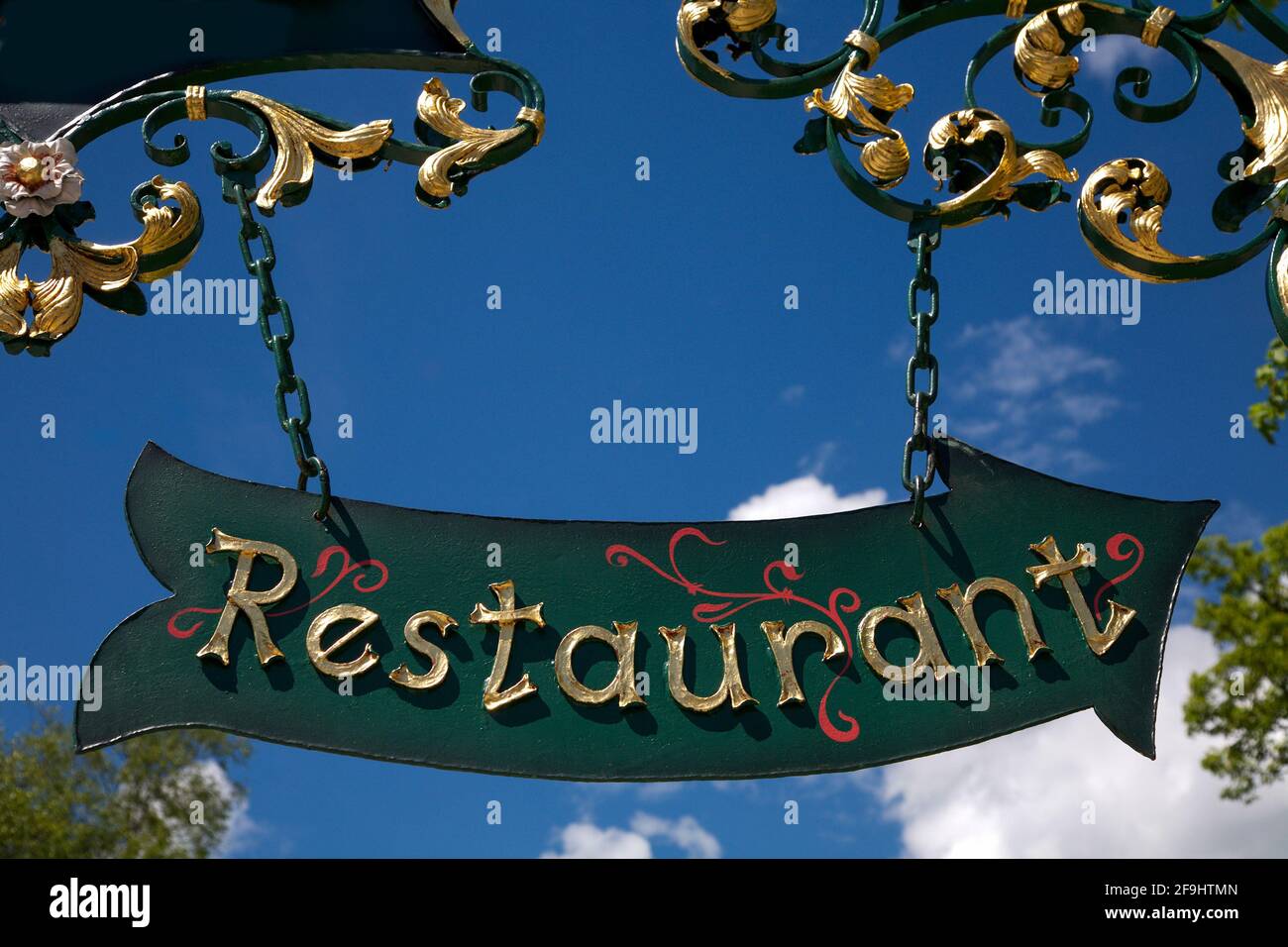 Wrought iron restaurant sign Banque de photographies et d’images à ...