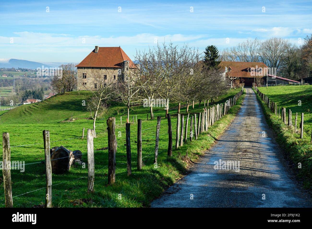 Ferme grange chemin campagne rural Banque de photographies et d’images ...