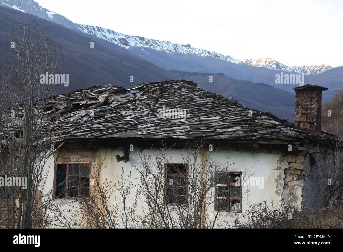 Maison traditionnelle au village de Janche dans le parc national de ...