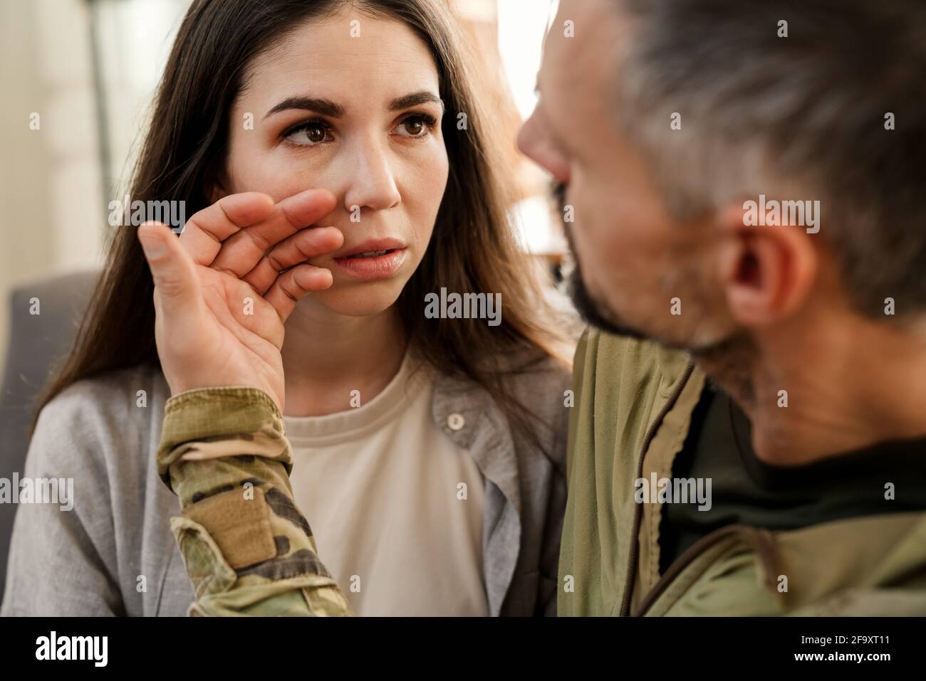 Disant Au Revoir Triste