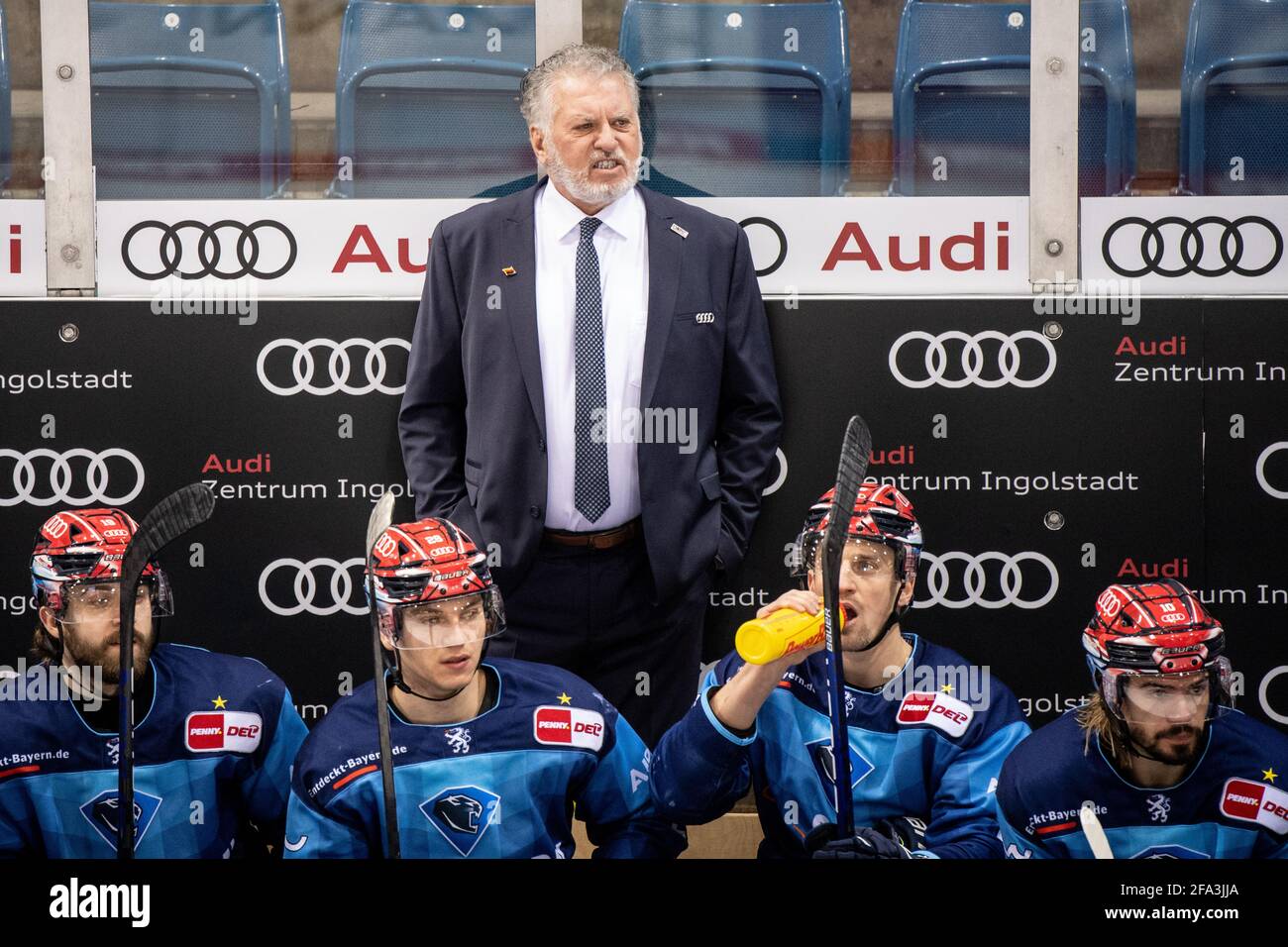 Doug shedden Banque de photographies et d’images à haute résolution - Alamy