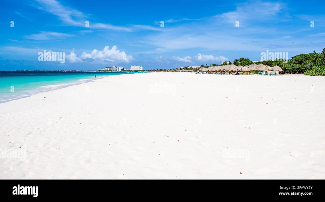Île Dutch Caribean Aruba connue pour ses plages blanches et ses ...