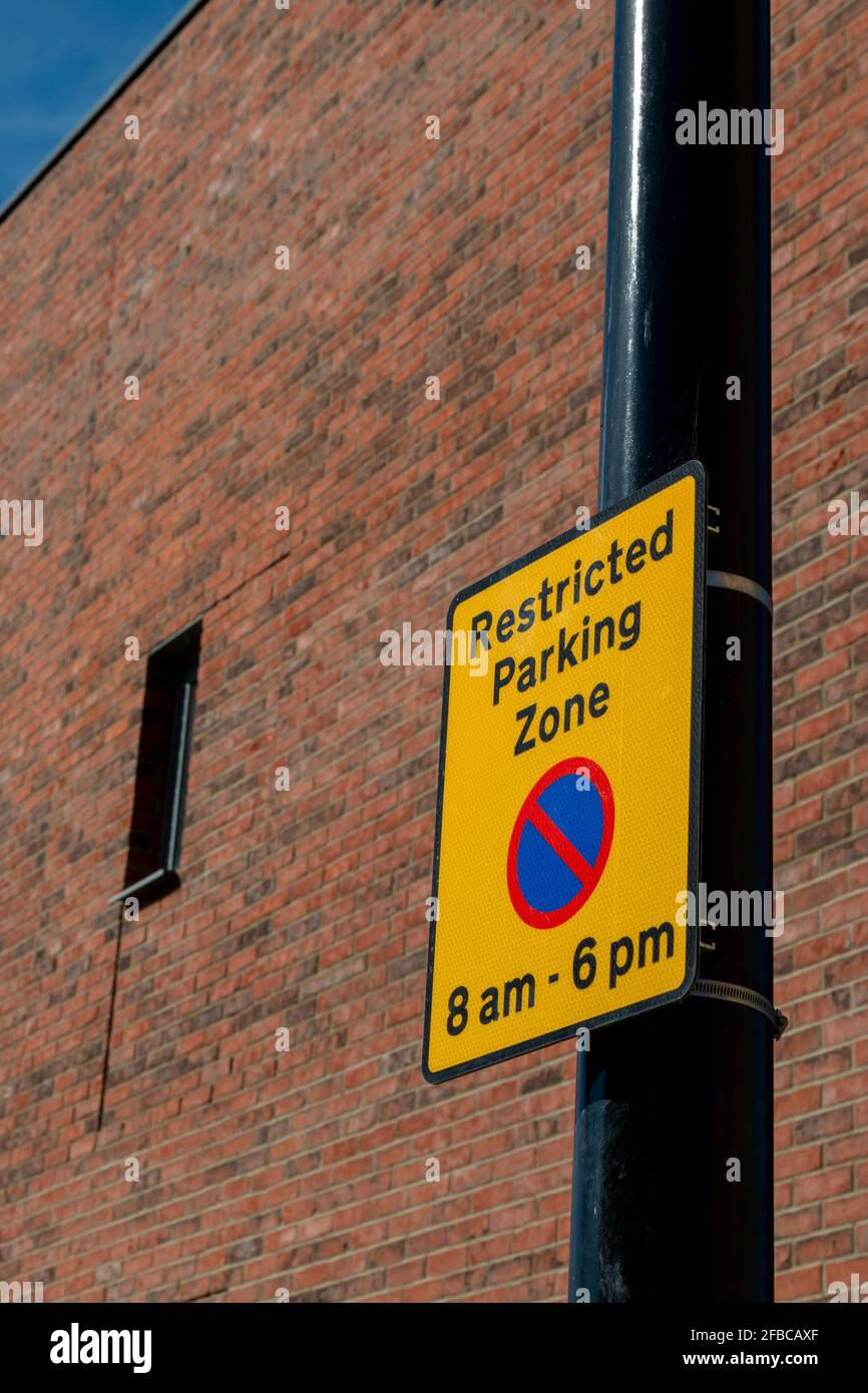 Signe de la zone rouge Banque de photographies et d’images à haute ...