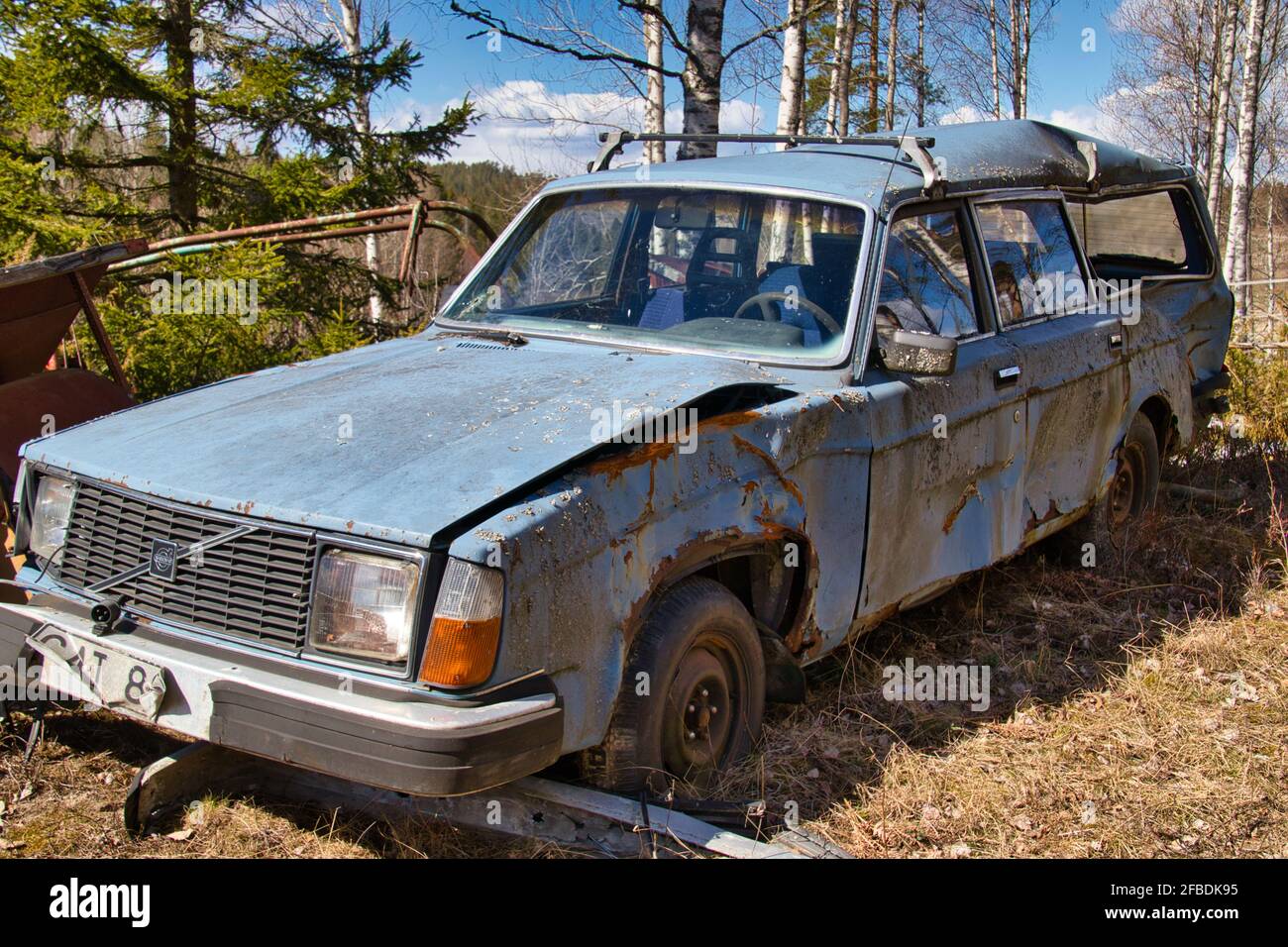 Krockad volvo 240 Banque de photographies et d’images à haute ...