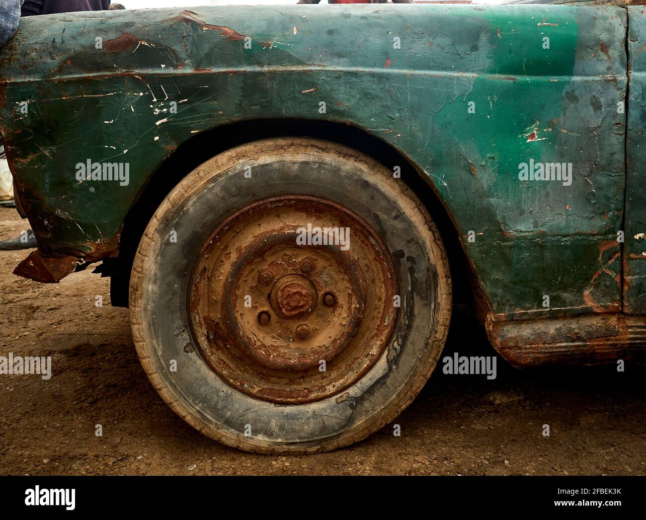 Vieille Roue De Voiture Banque De Photographies Et D Images à Haute