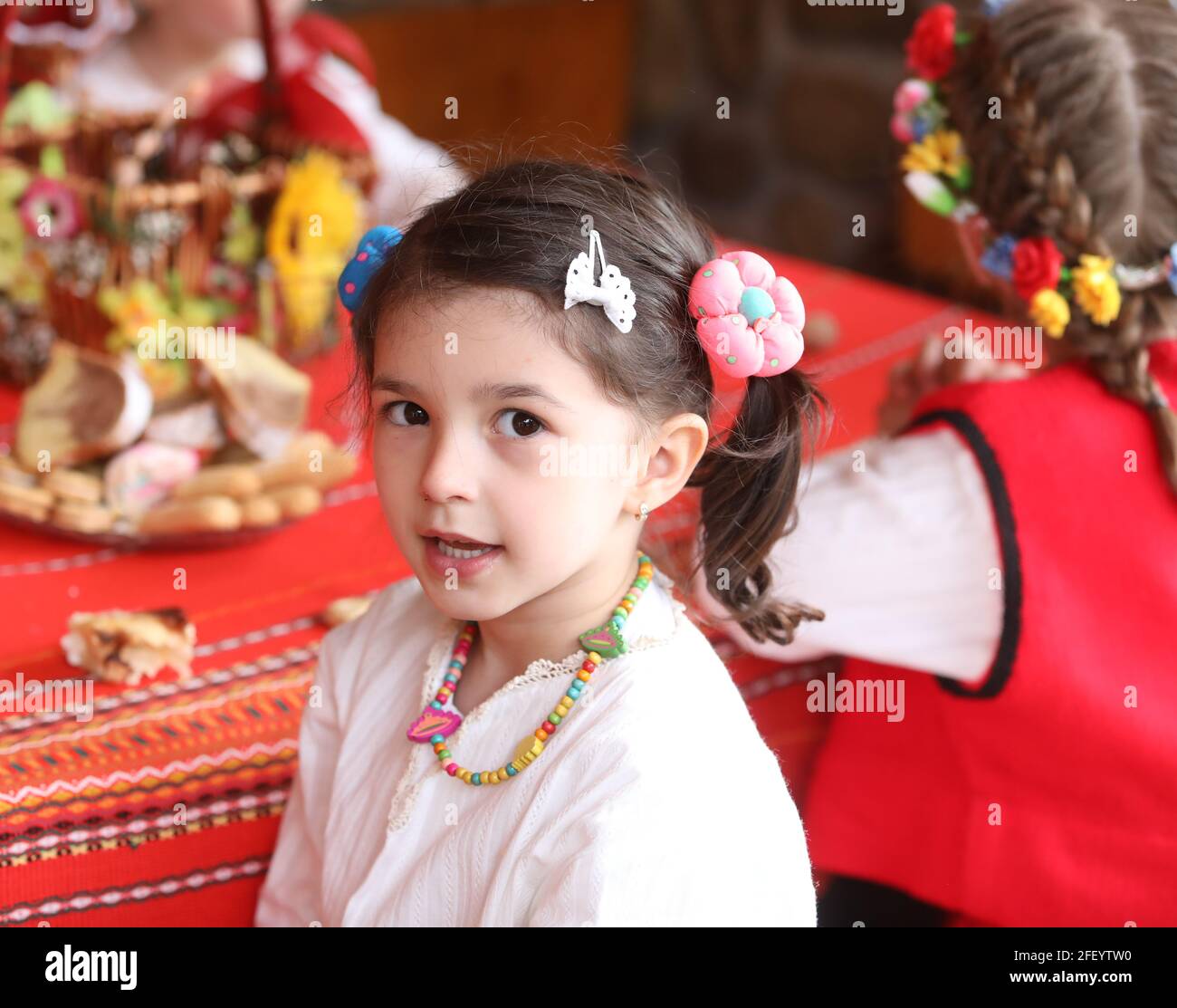 Lazarki est une fête traditionnelle bulgare. Les filles qui sont ...