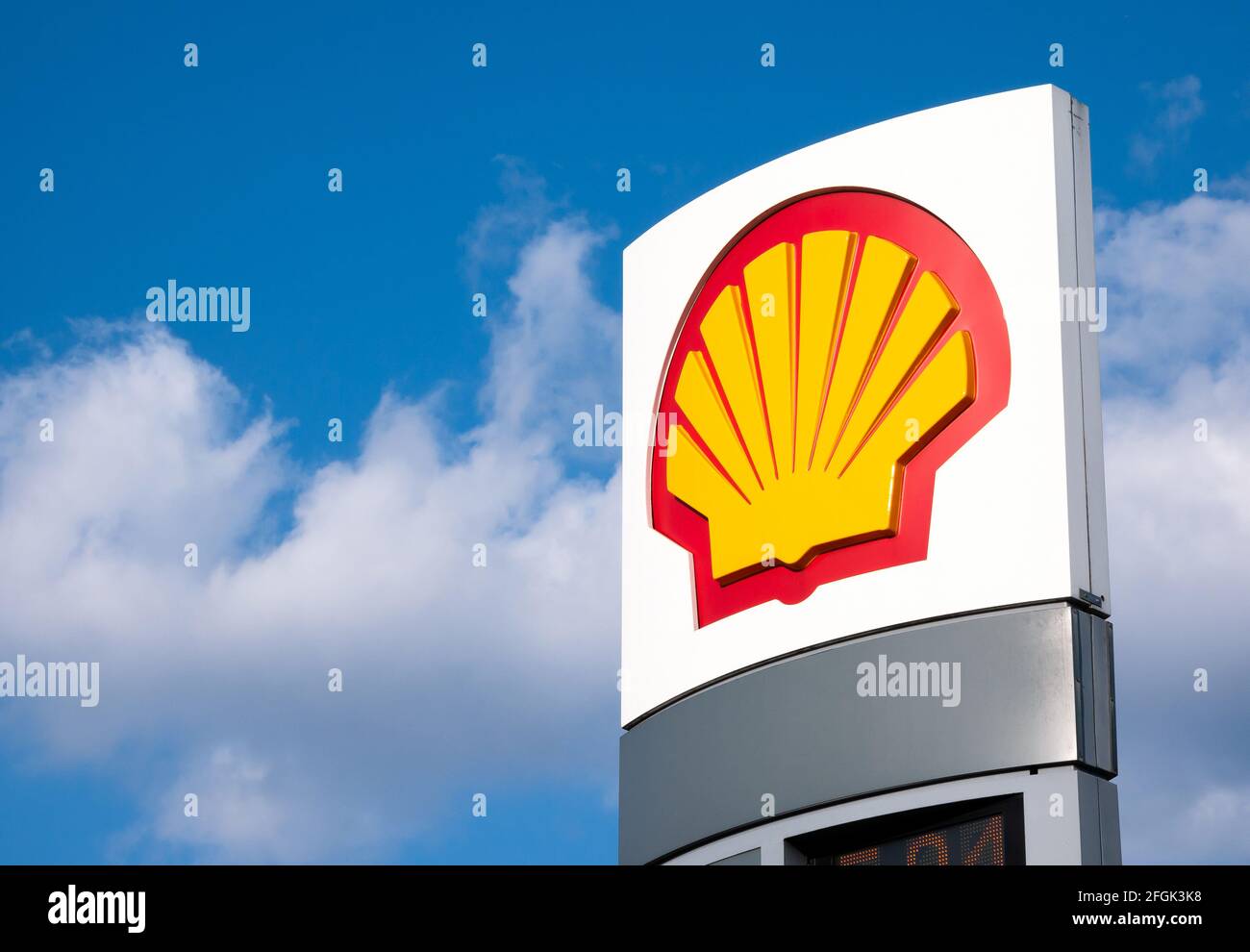 Signalétique de la station-service Royal Dutch Shell, clôture de l ...