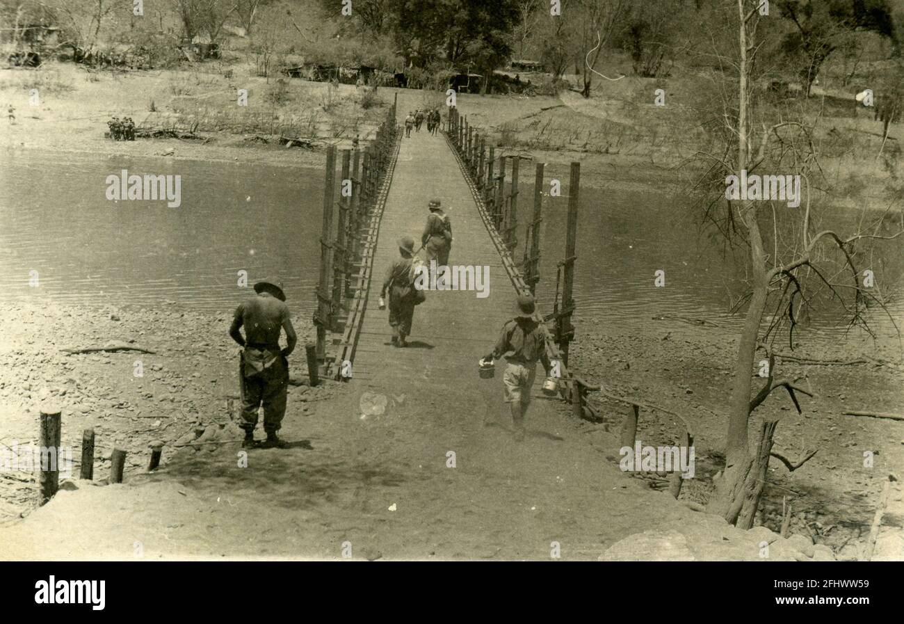 Pont sur le fleuve Tacazzè construit par les forces coloniales ...