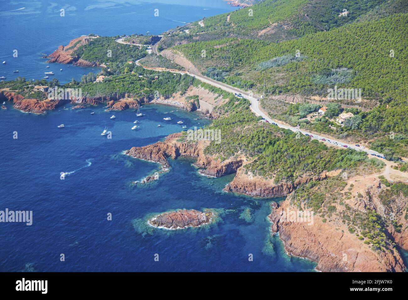 France, Var, côte de la ville de Saint Raphaël, massif de l'Esterel, le ...