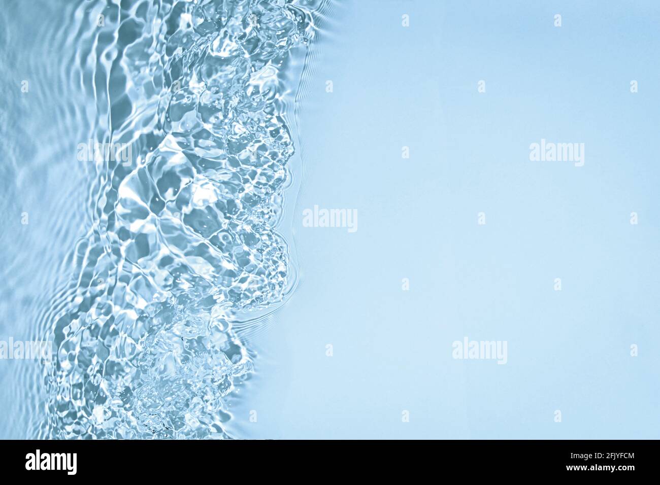 Fondo azul transparente Banque de photographies et d’images à haute ...