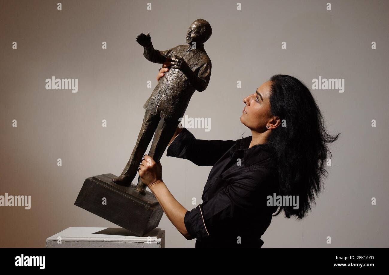 Mayuri Boonham, épouse du vice-président de la Société du portrait ...