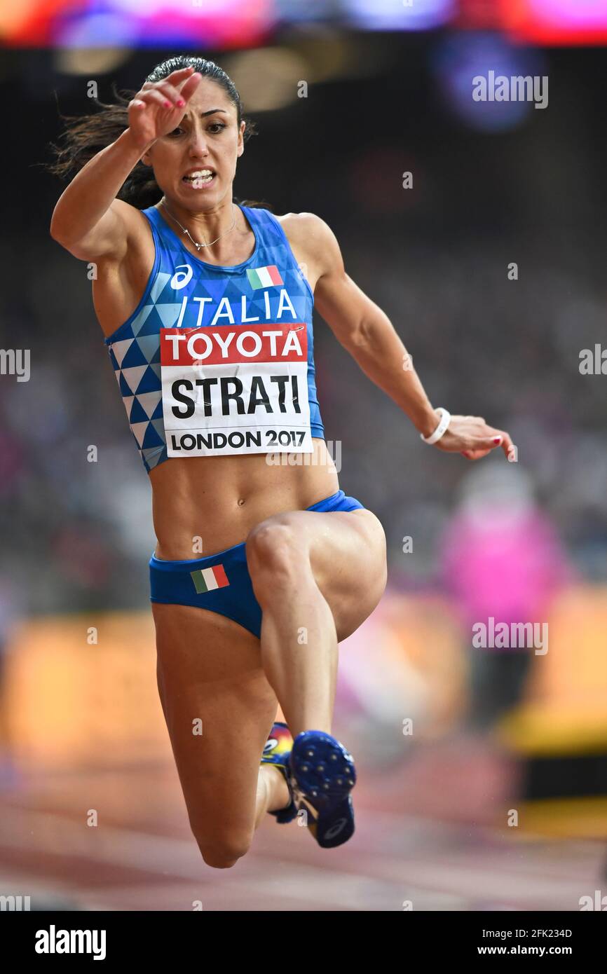 Laura strati saut en longueur Banque de photographies et d’images à ...