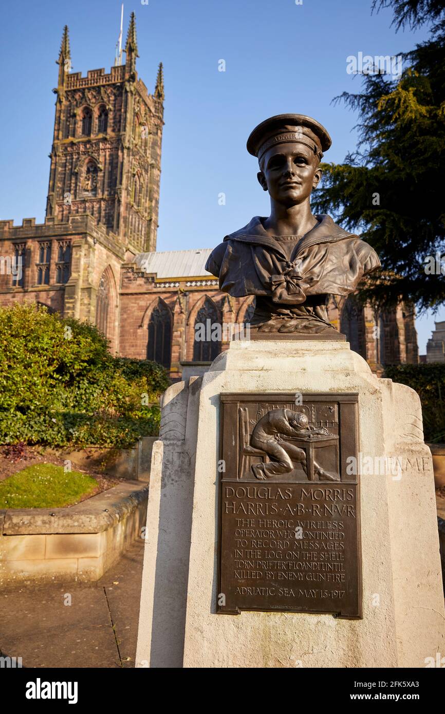 Statue de douglas morris harris st peters church Banque de ...