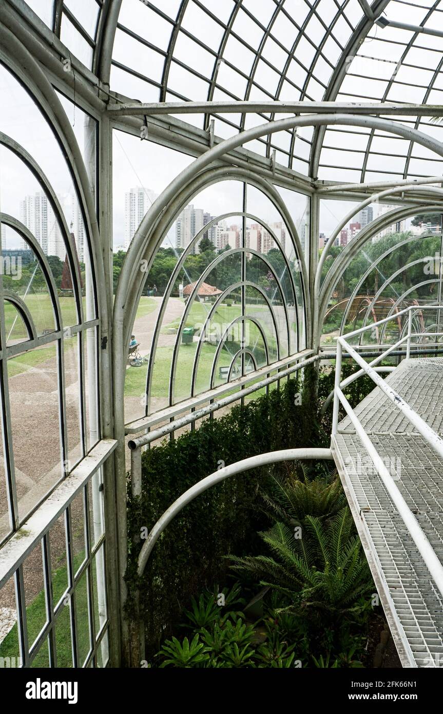 Jardin botanique de Curitiba à effet hall à l'intérieur structure ...