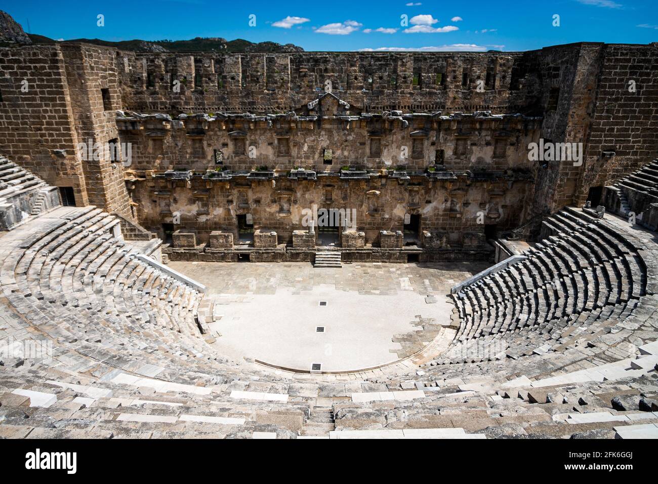 Amphithéâtre romain de la ville antique d'Aspendos près d'Antalya ...