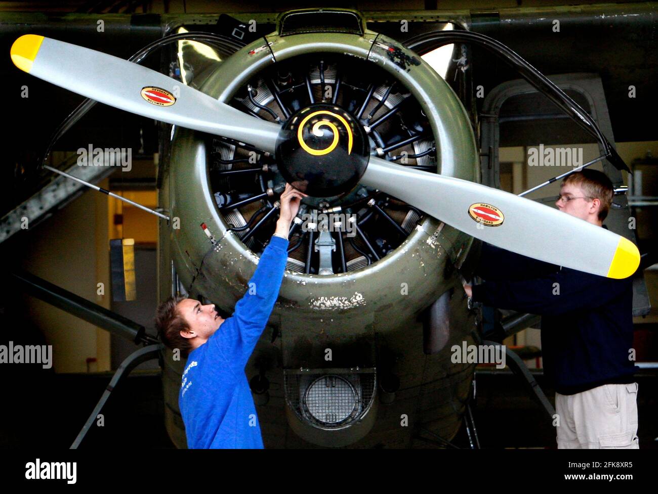 École secondaire de génie aéronautique, à Malmen Airbase. La base ...