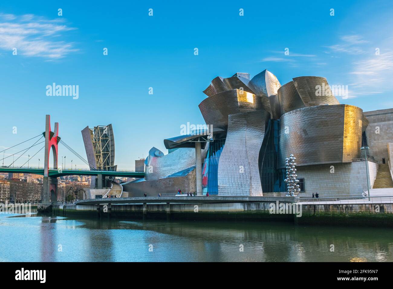 BILBAO, ESPAGNE - 20 JANVIER 2016 : vue panoramique sur le musée ...