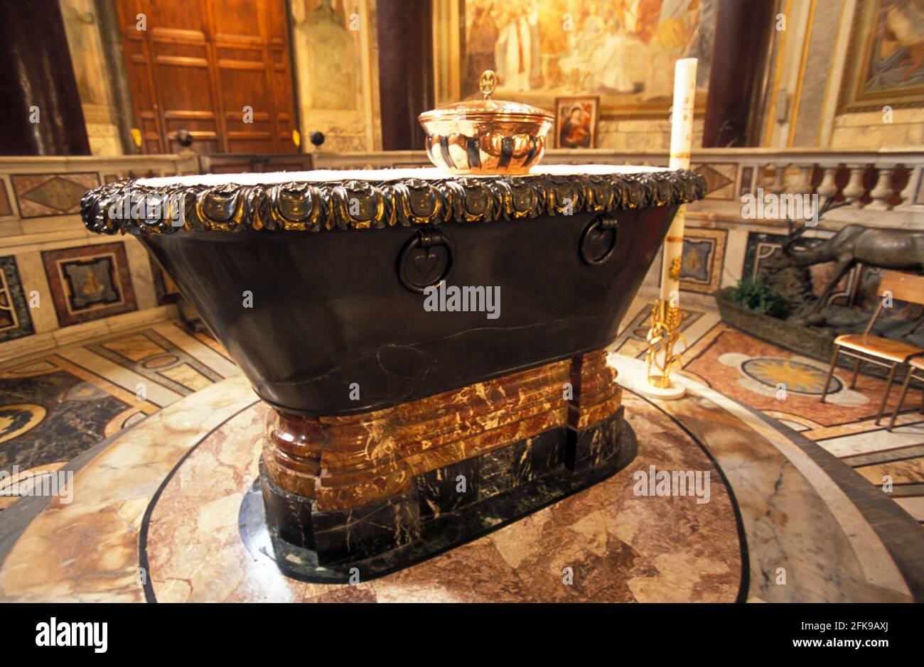 Baptistère Latran Banque De Photographies Et D Images à Haute