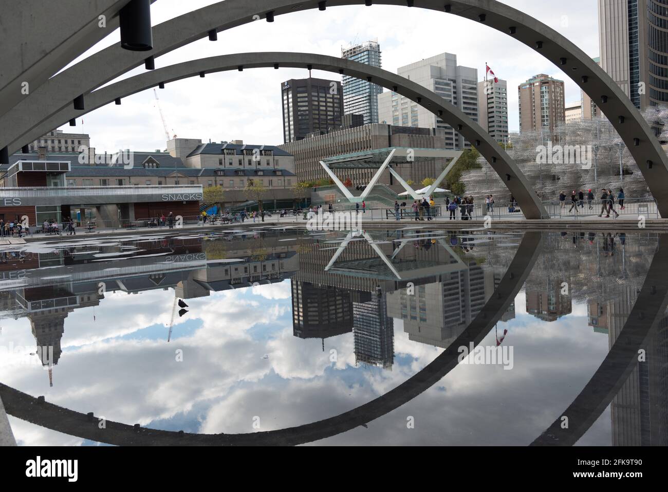 Ai weiwei bicycles forever canada Banque de photographies et d’images à ...