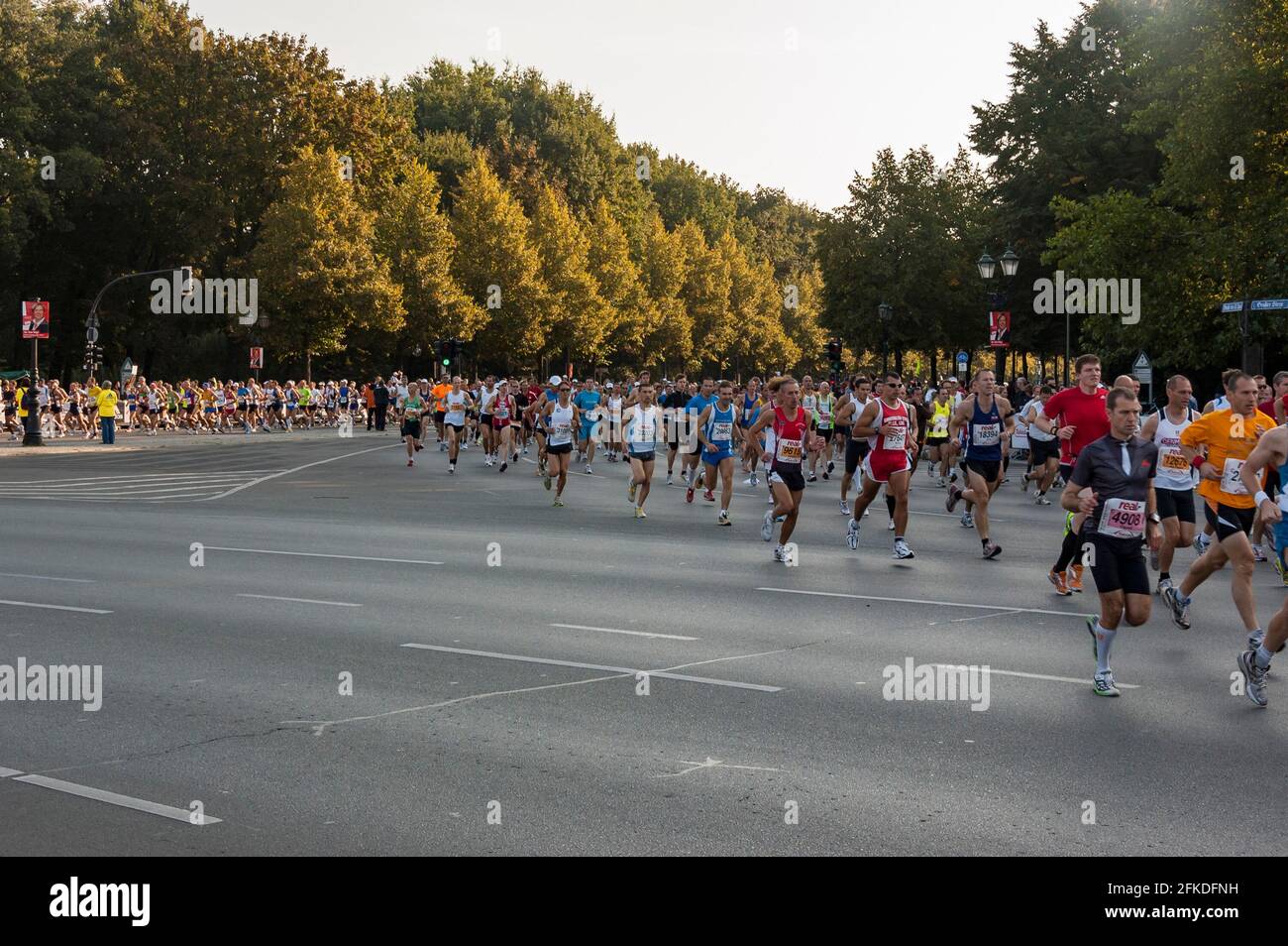 Spectateurs du marathon de berlin Banque de photographies et d’images à ...