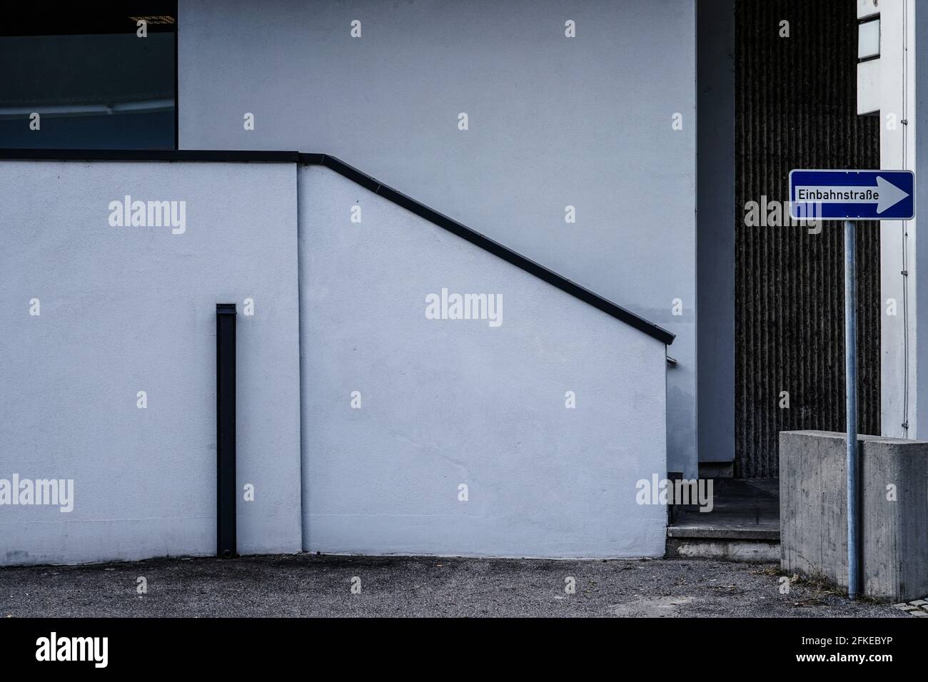 Panneau de signalisation d'entrée à sens unique Banque de photographies ...