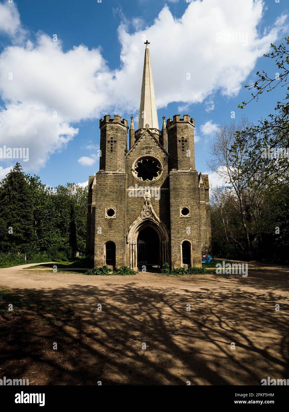 Abney park cemetery chapel Banque de photographies et d’images à haute ...