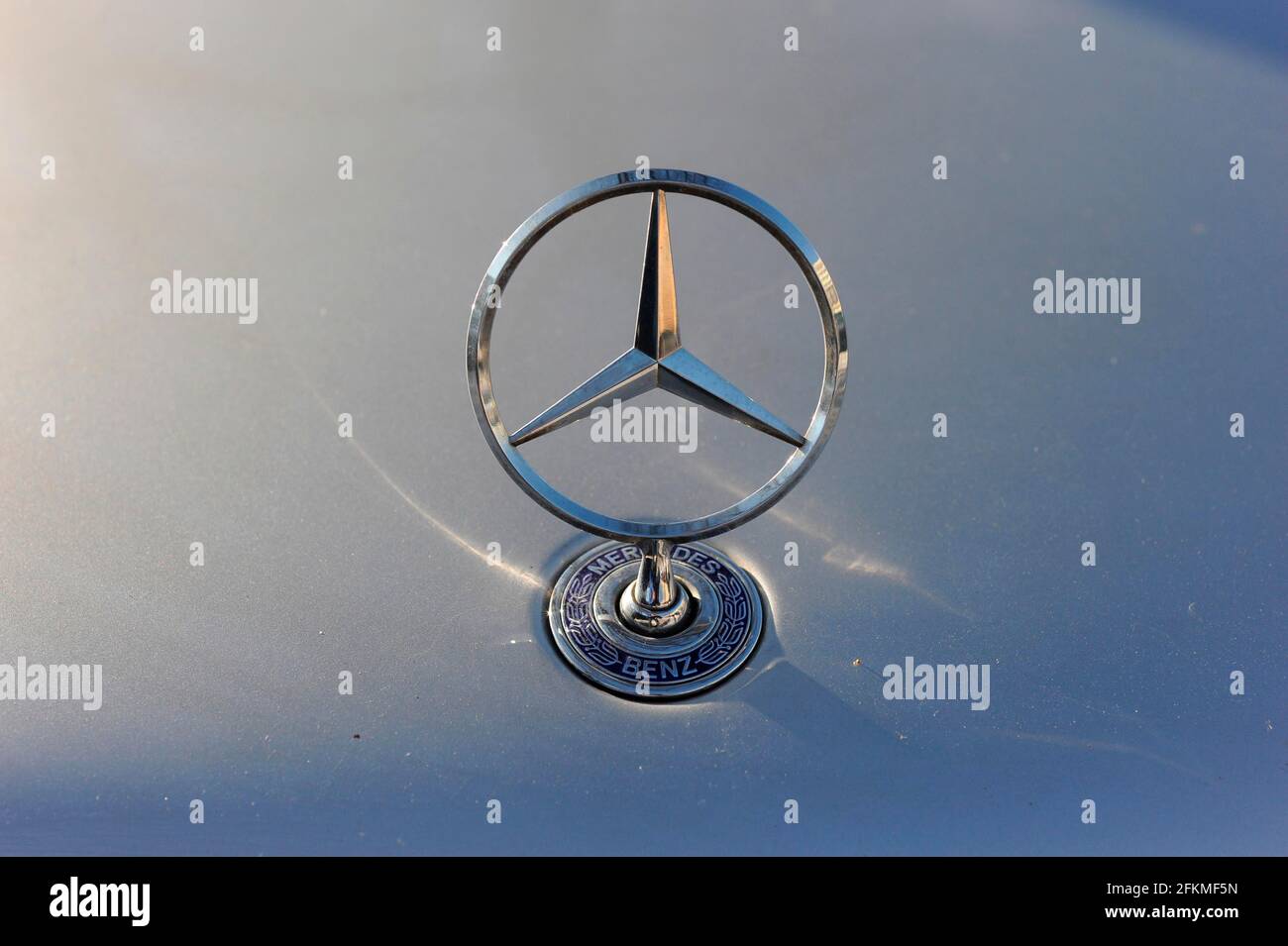 Mercedes benz silver star Banque de photographies et d’images à haute ...