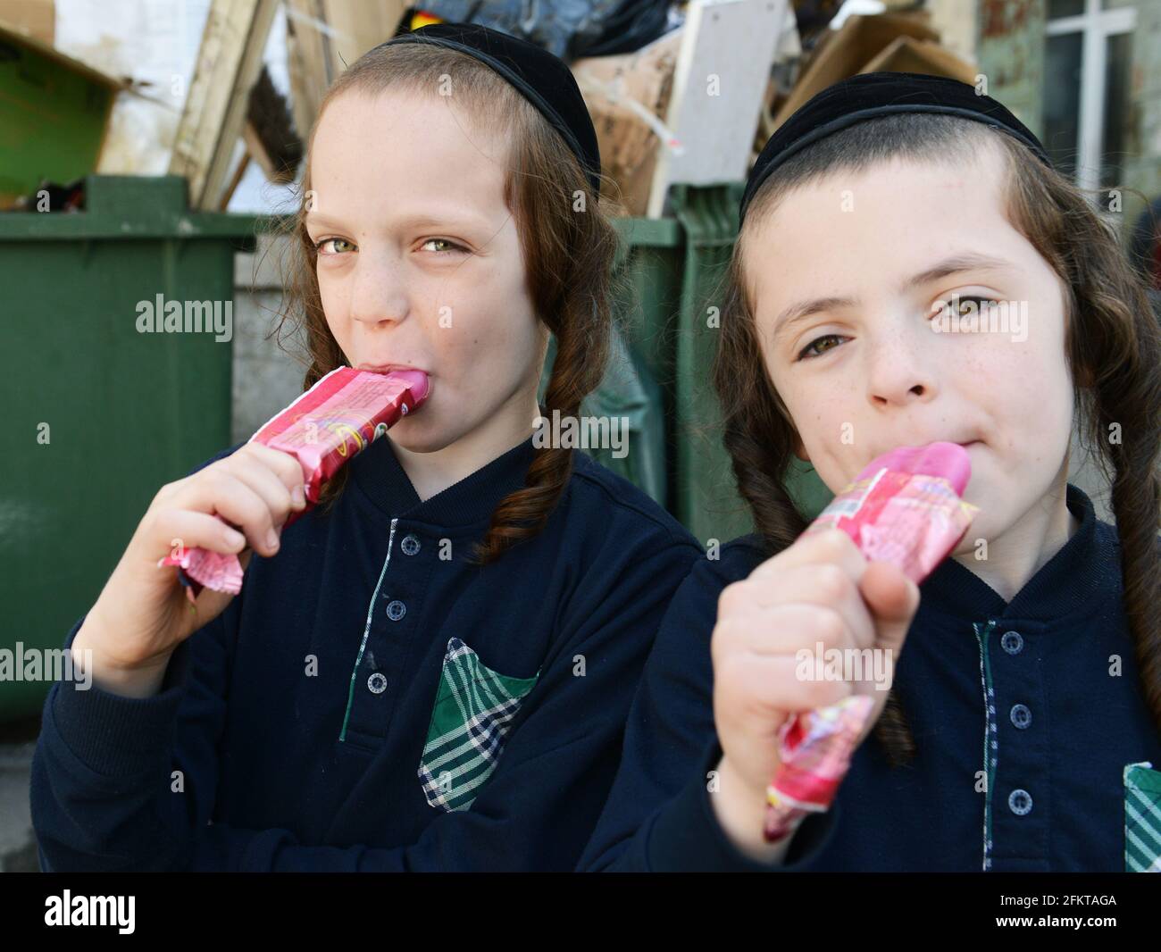 Enfants juifs orthodoxes Banque de photographies et d’images à haute ...
