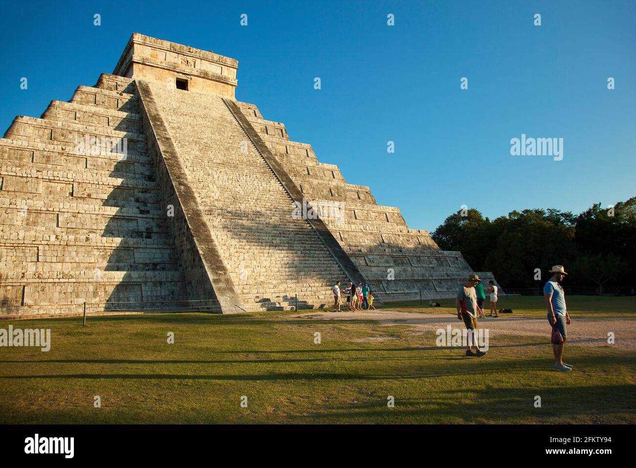 Vue de la pyramide kukulcan Banque de photographies et d’images à haute résolution - Alamy