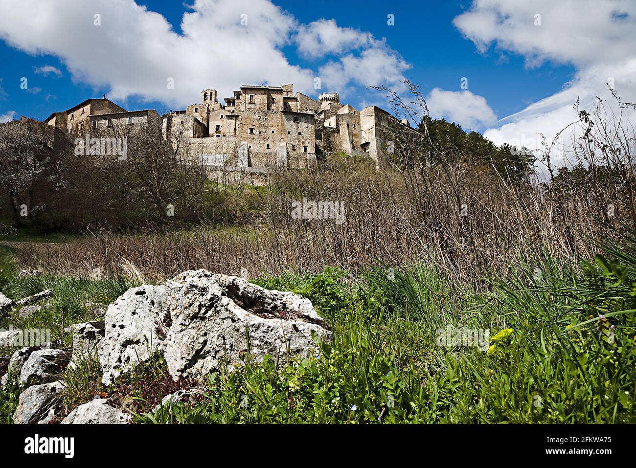 Montagnes des apennins en italie Banque de photographies et d’images à ...