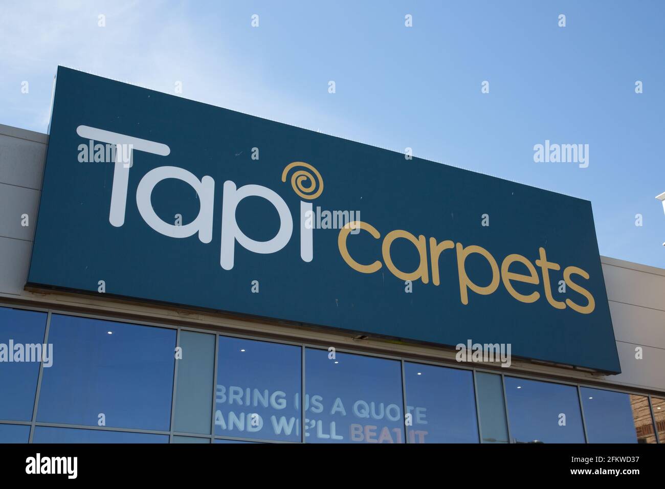 Magasiner avec des tapis Banque de photographies et d’images à haute ...