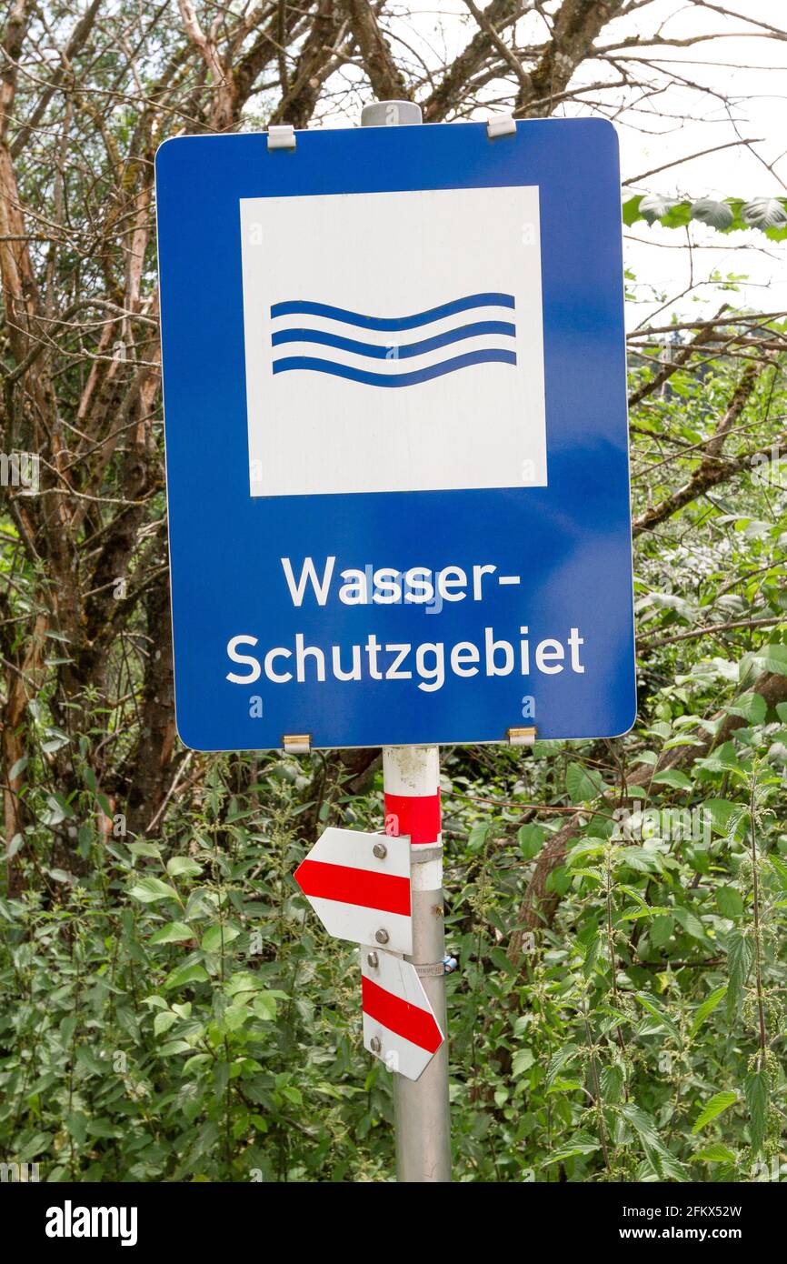 Sign water protection area Banque de photographies et d’images à haute ...