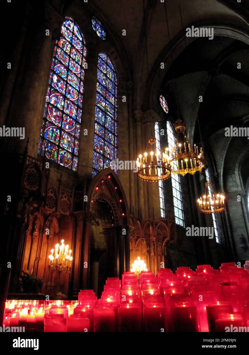 Crypte de la cathédrale de chartres Banque de photographies et d’images ...