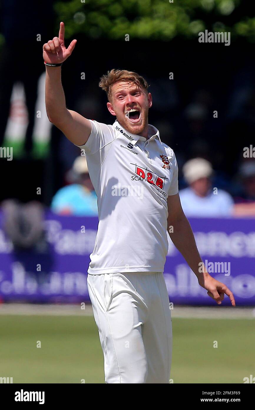 Jamie porter, d'Essex, avec un appel pour un cricket pendant le CCC d ...